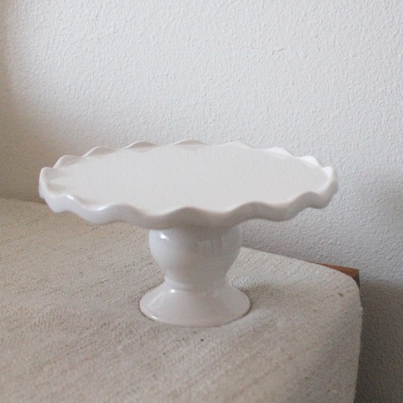 Dining | Cake Stand With Pedestal And Scallop Rim 1214 | Poshmark